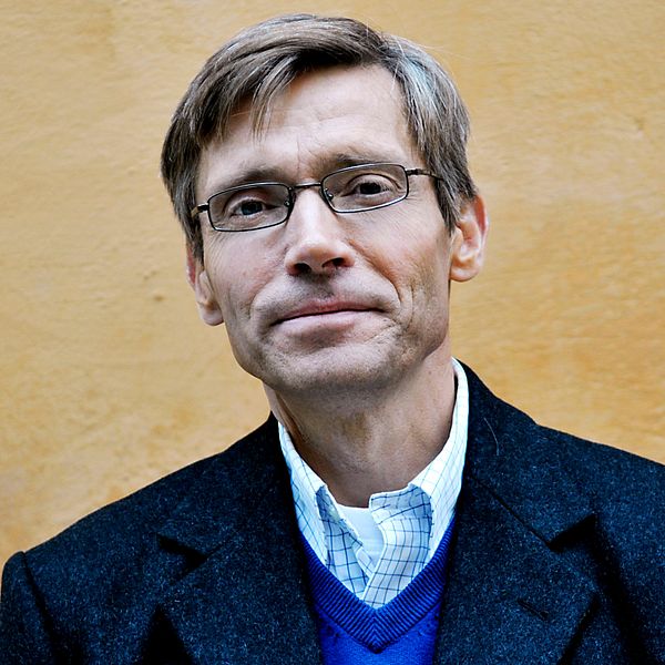 Författaren och journalisten Per Svensson är död | SVT Nyheter