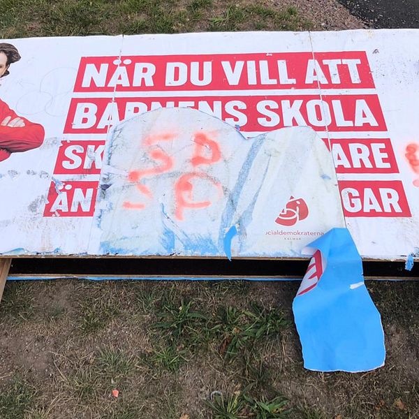 Liberalerna polisanmäler förstörda valaffischer: ”Riktat mot vårt parti ...