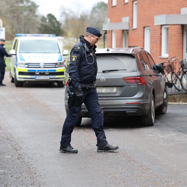 Knivskuren Man Kom In Till Akuten Polisen Utreder Mordförsök Svt
