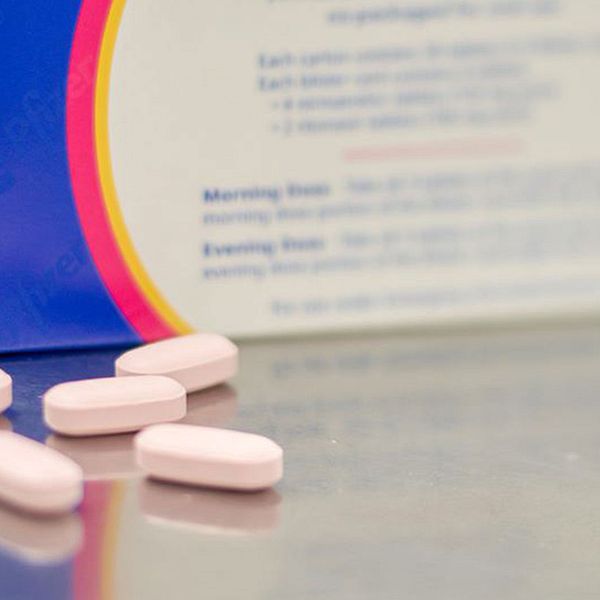 Covidtabletten Paxlovid på apoteken nästa vecka | SVT Nyheter