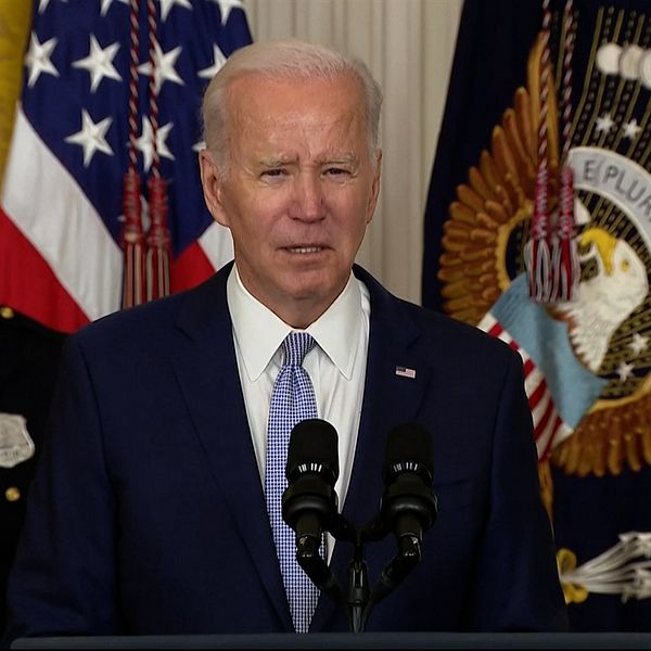 President Joe Biden talar – två år efter stormningen av Capitolium ...