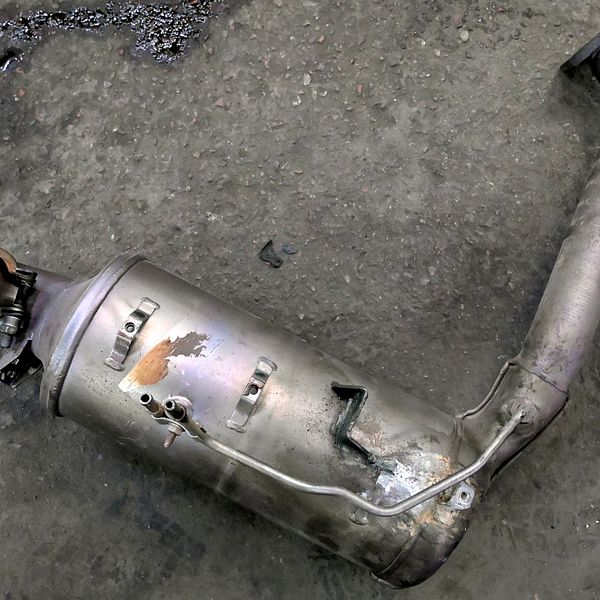 Bil på Frösön blev av med sin katalysator för tredje gången | SVT Nyheter