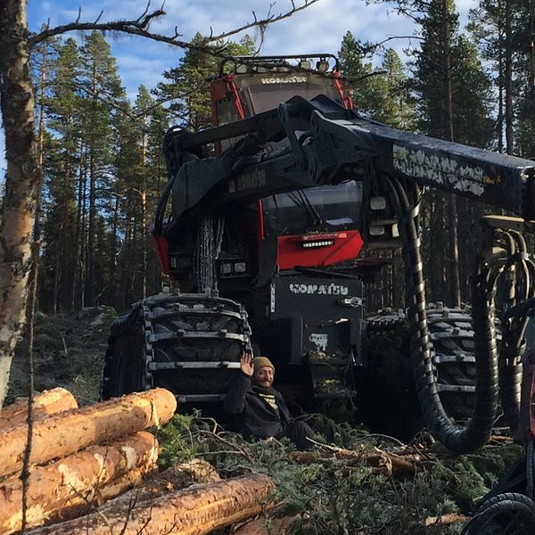 Sju fastigheter i Kramfors isolerade: ”Vägen blev en bäck” | SVT Nyheter