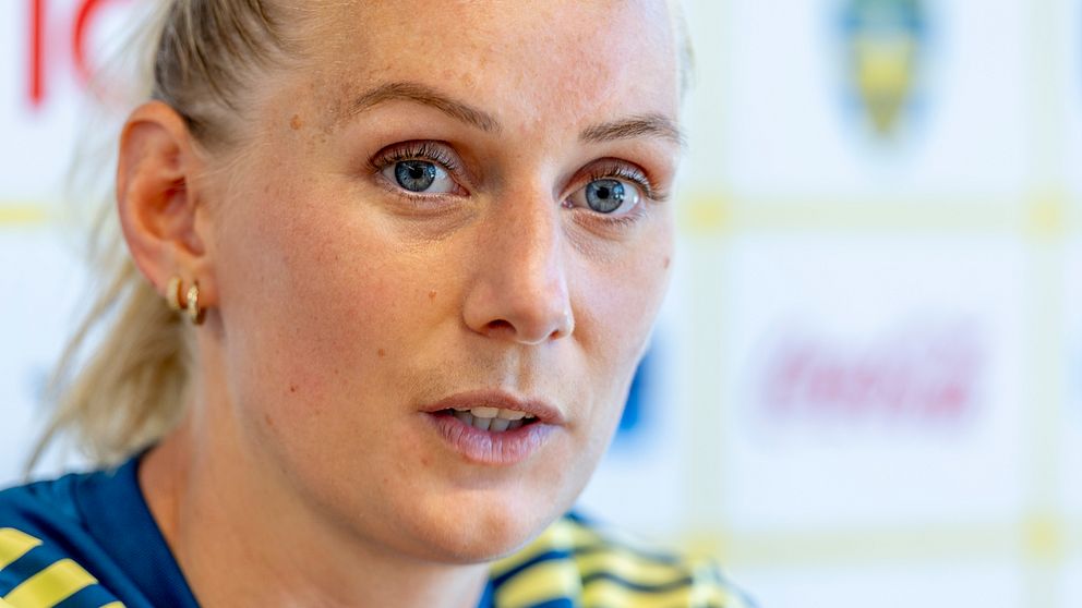 Fotboll: Stina Blackstenius om stjärnstatusen: ”Har höga förväntningar ...