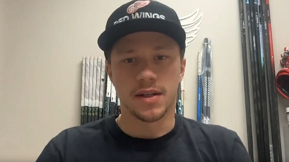 Ishockey: Lucas Raymond om skadeoron inför OS: ”Blir extra tufft” | SVT ...