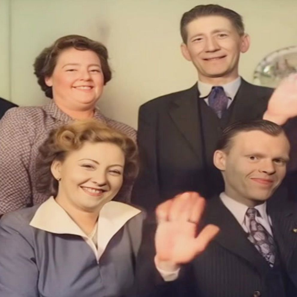 Här väcks familjefotot till liv – med hjälp av AI: ”Vem är han?” | SVT ...