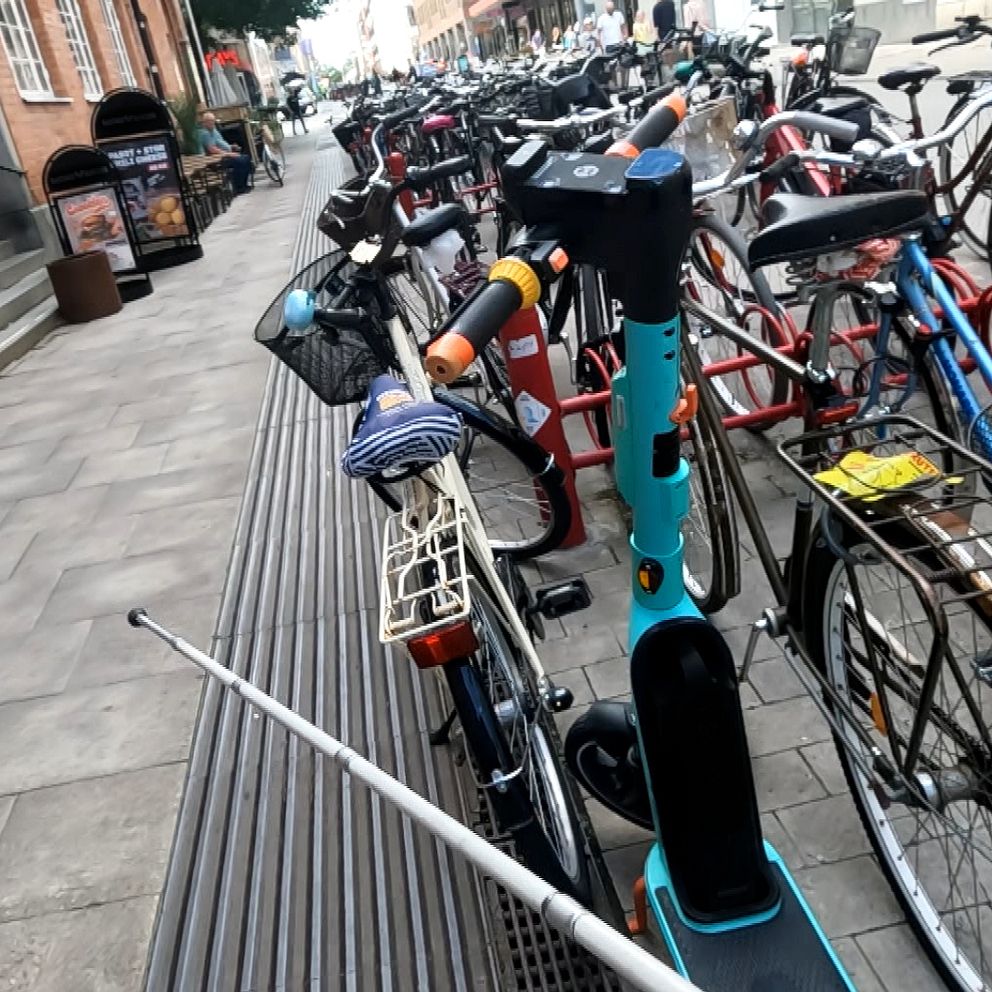 Se hur det är att vara blind och ta sig fram på Uppsalas gator | SVT ...