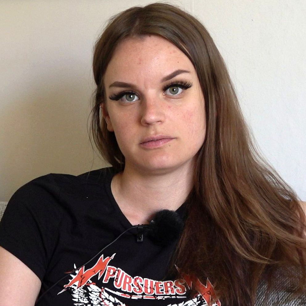 Stephanie, 32, är sjukpensionär: ”Har testat allt” | SVT Nyheter