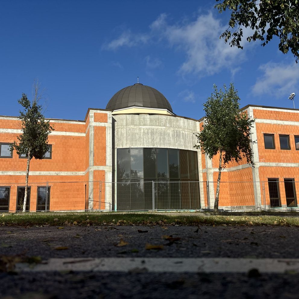 Moskébygge i Norrköping utsatt för vandalism: ”Riktat hatbrott” | SVT ...