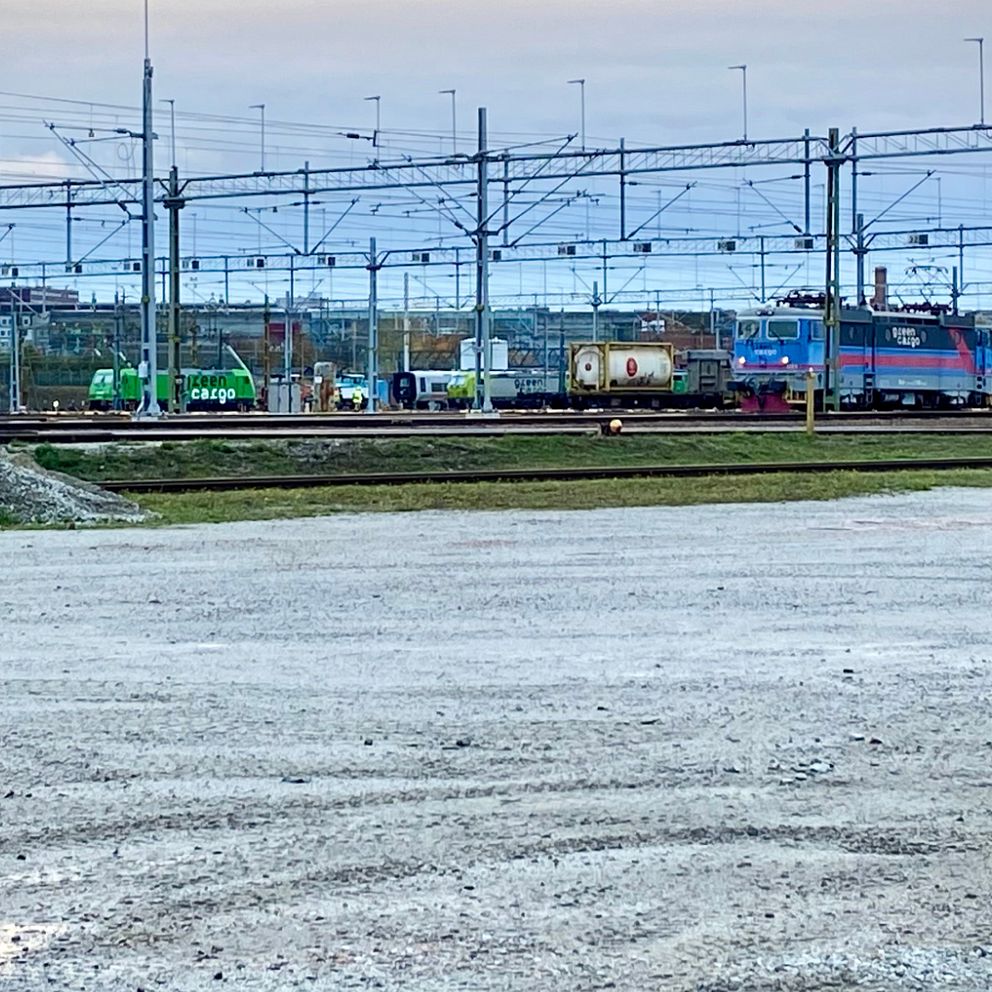 Man påkörd av godsvagn i Malmö – är allvarligt skadad | SVT Nyheter