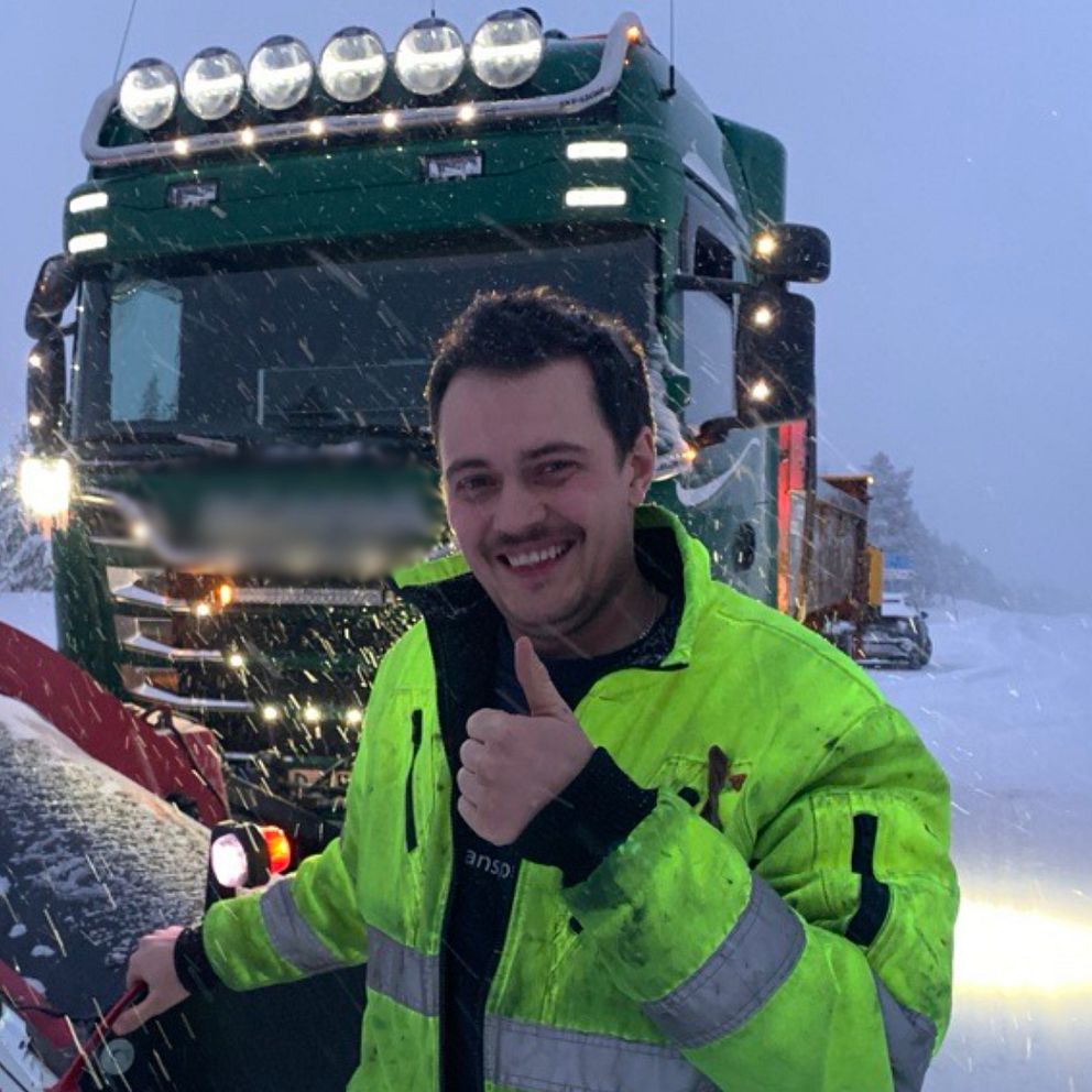 Freddy i Arvidsjaur har plogat hela natten: ”Kaffet håller mig pigg och ...