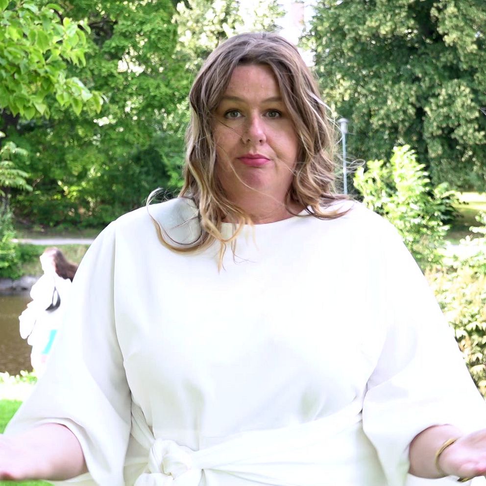 Isabel är Sveriges första döva nämndeman – har ingen tolk på jobbet ...