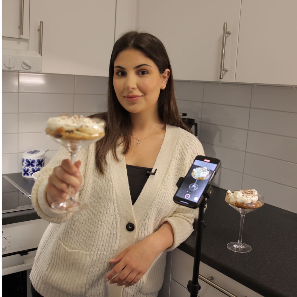 Maria i Motala gör matvideos på sociala medier – får miljontals ...