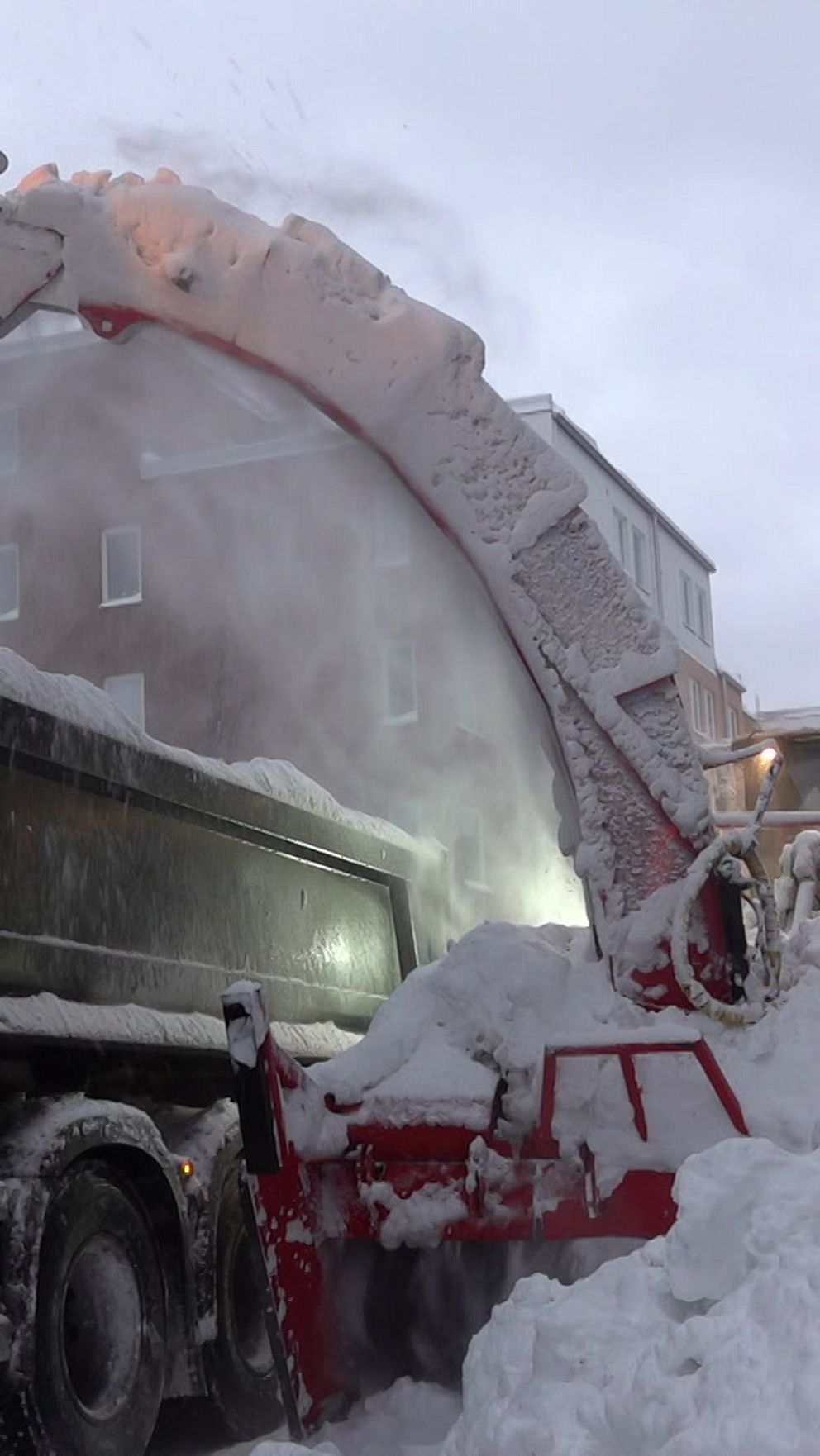 Nya snötippar öppnas i Gävle – snöslungar och lastbilar går tolv ...