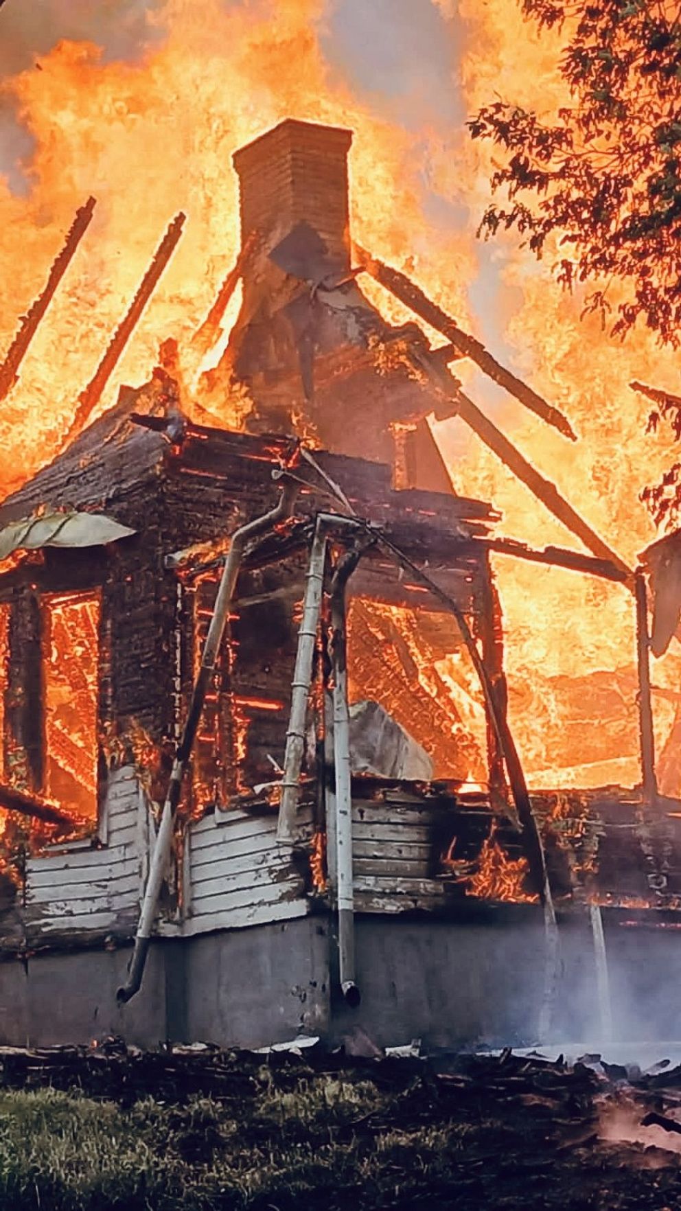 91-årige Toivo såg branden i Bollstabruk: ”Svart rök som steg uppåt ...