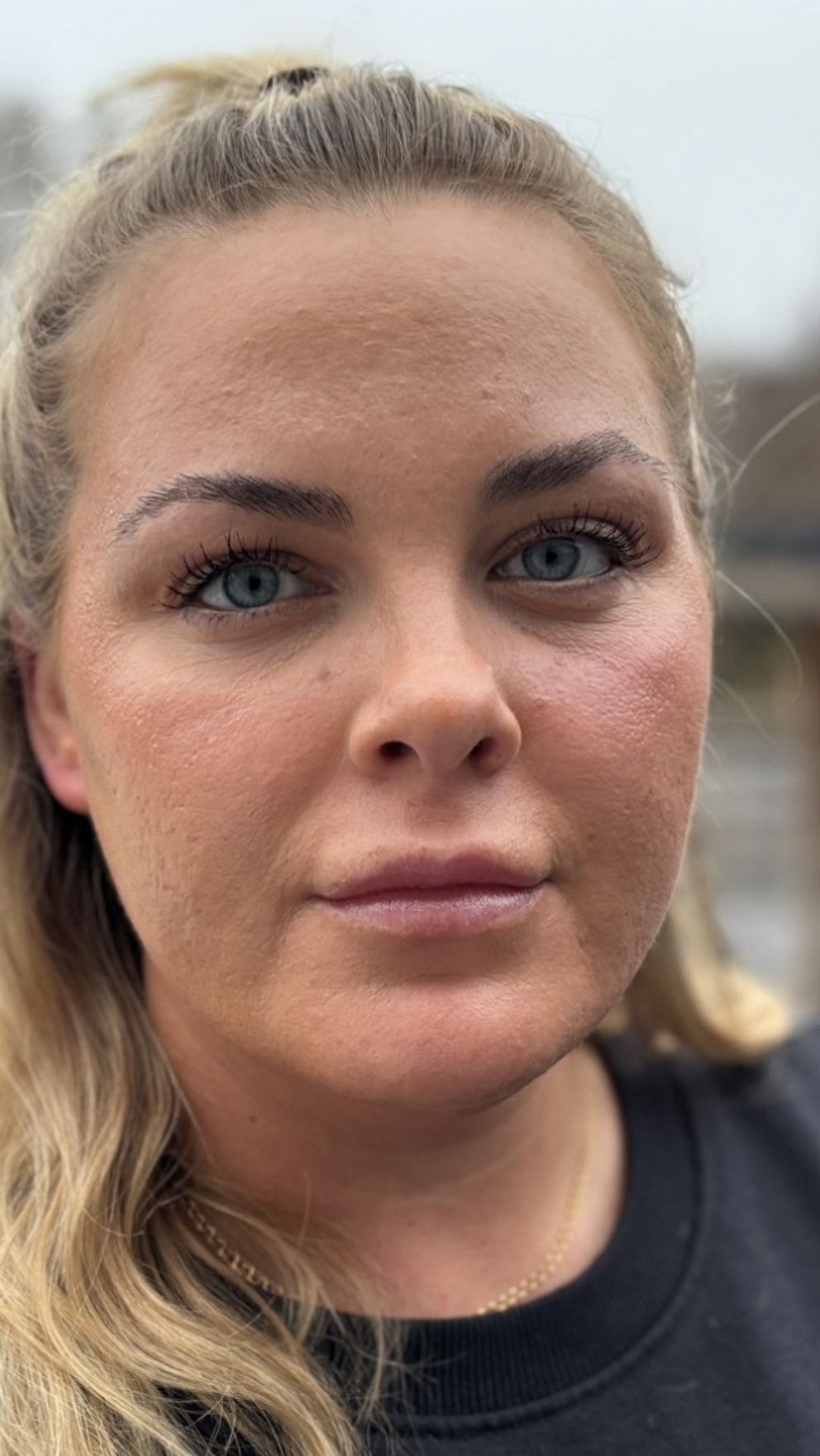 Amanda, 30, lurades av ”Tinderbedragaren” – lever med enormt skuldberg ...