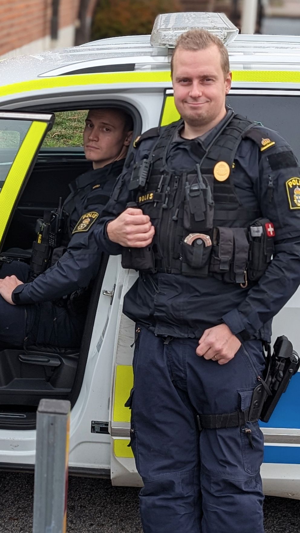 Därför kan polisen förhöra dig hemma eller på ditt jobb: ”Då kan vi stå ...