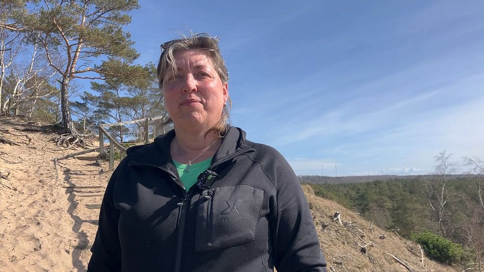 Högsta sanddynen i Sverige trampas ner av besökare – oro för sanden vid ...