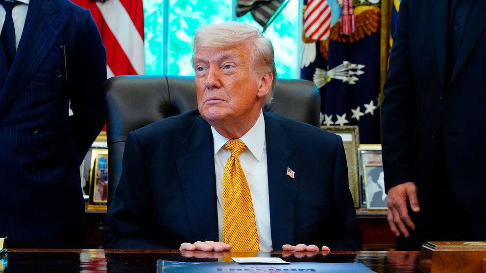 Trump hotar Kanada med 35–procentiga tullar | SVT Nyheter
