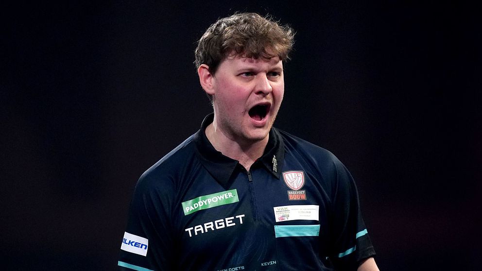 Dart: Svenskbekantingen Kevin Doets skräll – vidare till 8-delsfinal på ...