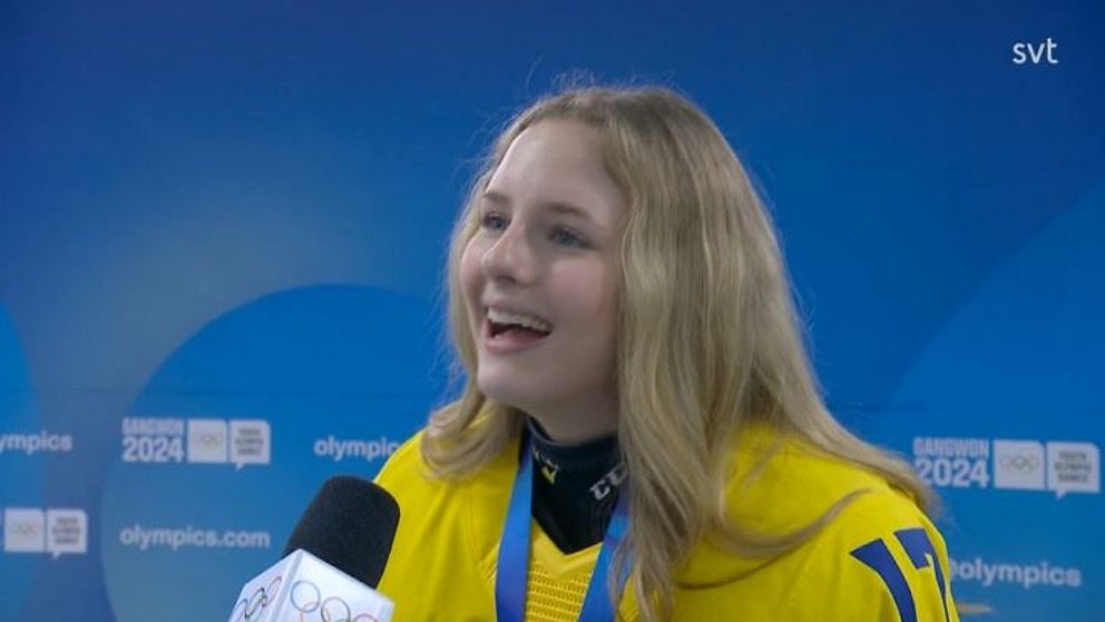 Ishockey: Svensk hockeysuccé – guld på ungdoms-OS: ”Obeskrivligt” | SVT Sport