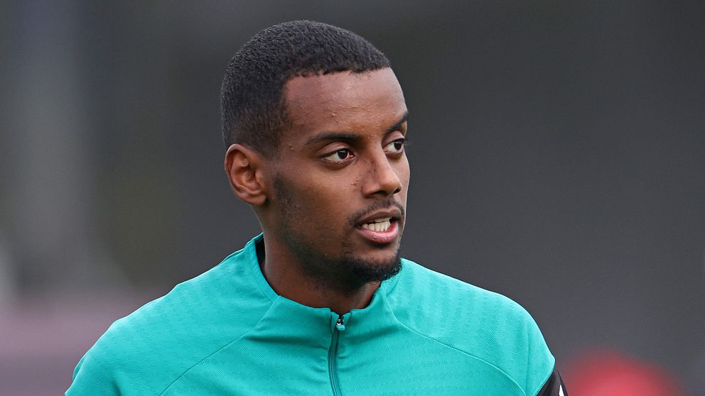 Fotboll: Alexander Isak från start när Liverpool spelar Champions ...