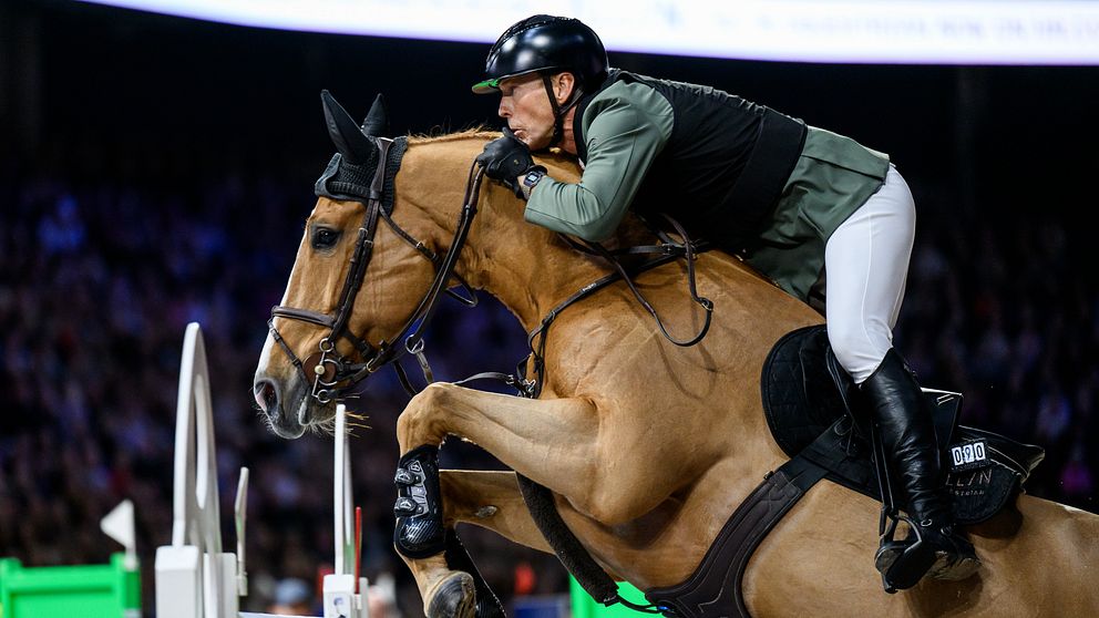 Ridsport: Peder Fredricson trea i säsongens första världscupstart | SVT ...