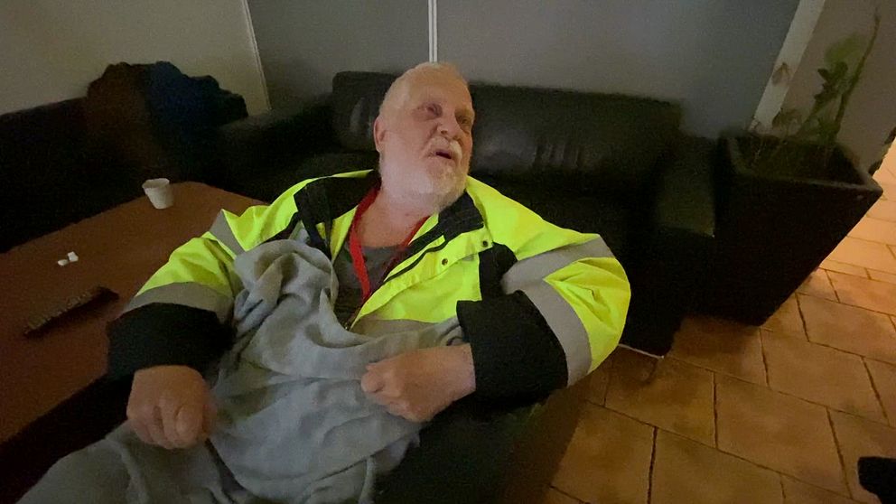 Sjuka människor i misär på boendet Rysseviken i Haninge | SVT Nyheter