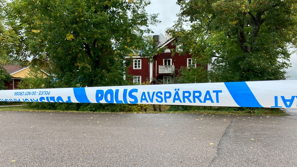 En person hittad avliden efter kraftig bostadsbrand i Ringarum | SVT ...