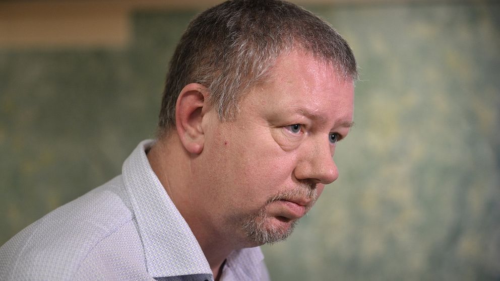 Här dricker Ronnebys kommunalråd starköl i tjänsten – klockan åtta på ...