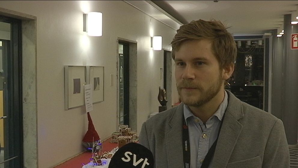 Vem i stadshuset bygger bäst pepparkakshus? | SVT Nyheter