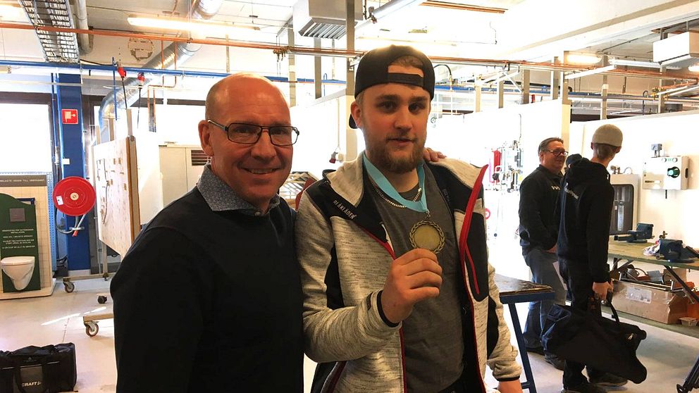 Han är mästare i rörkrökning | SVT Nyheter