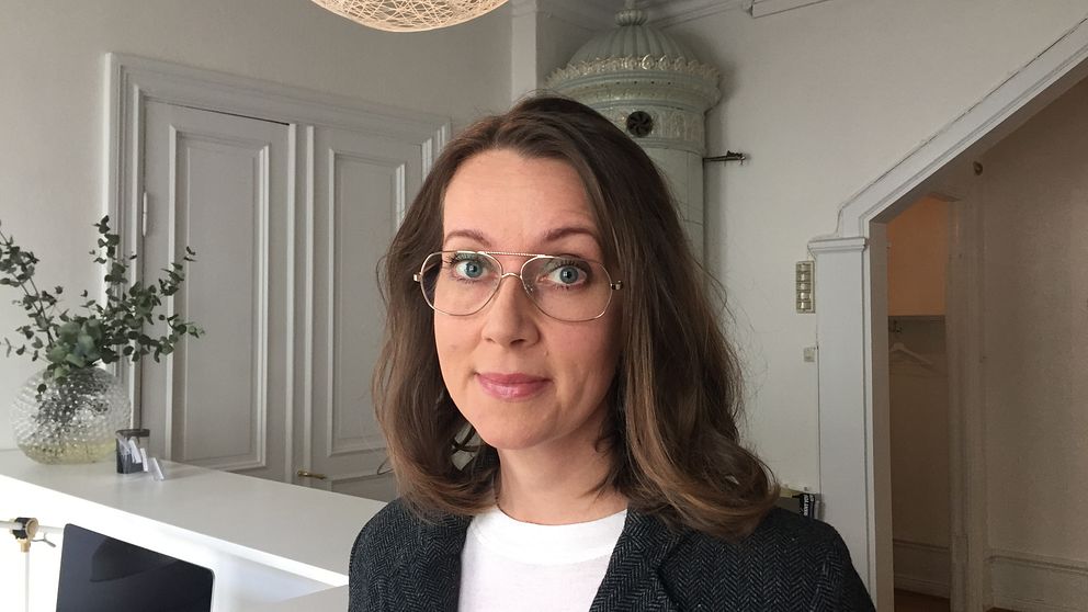 42-åringens försvarsadvokat: Det är en häxjakt | SVT Nyheter