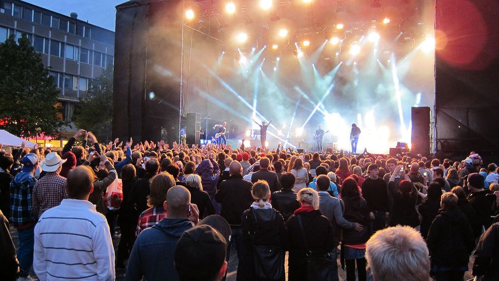 Publiksuccé och god stämning på årets stadsfest | SVT Nyheter