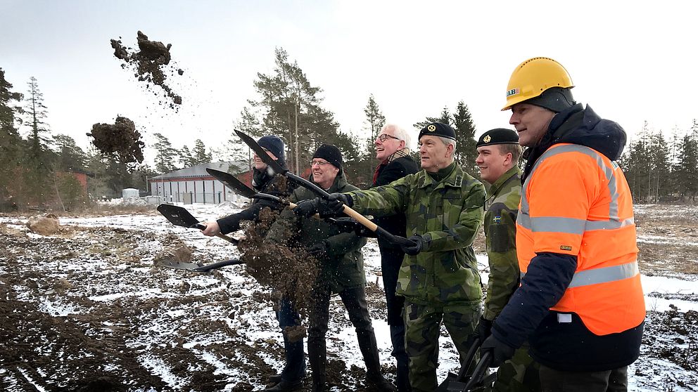 Nu startar bygget av garnisonen på Gotland | SVT Nyheter