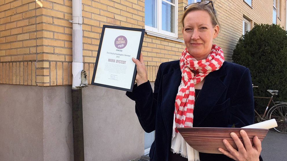 Kulturkämpe prisades som årets eldsjäl på landsbygden | SVT Nyheter
