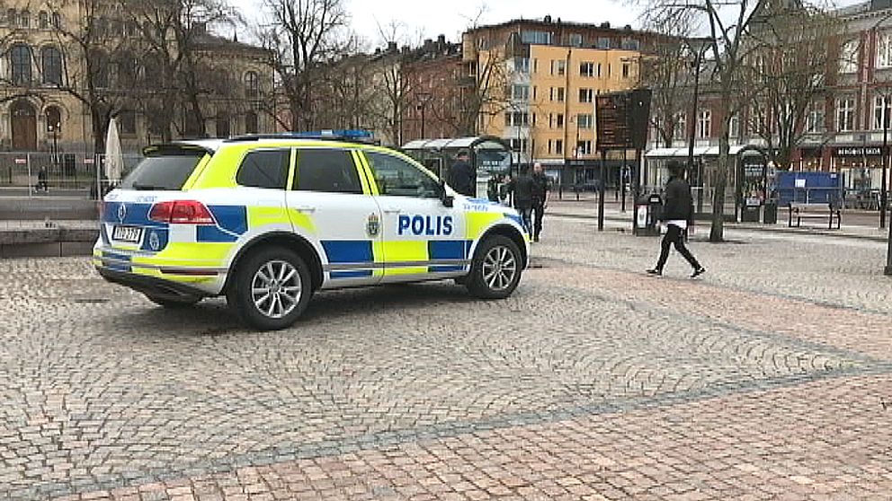 Slagsmål på Stora torget i Karlstad | SVT Nyheter
