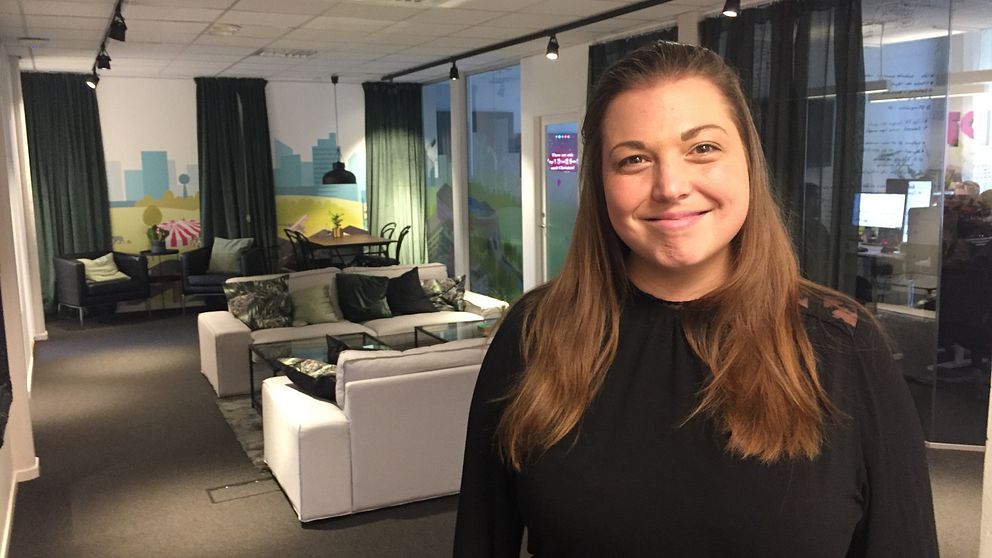 Skänker mer – men vill oftare ha något tillbaka | SVT Nyheter