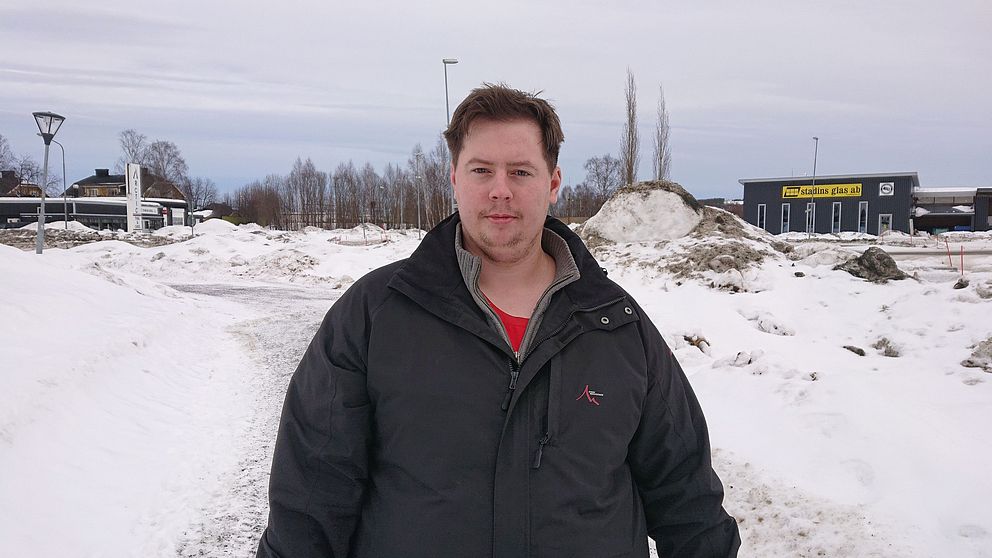 Brand i hyreshus: ”Det bankade på dörren” | SVT Nyheter