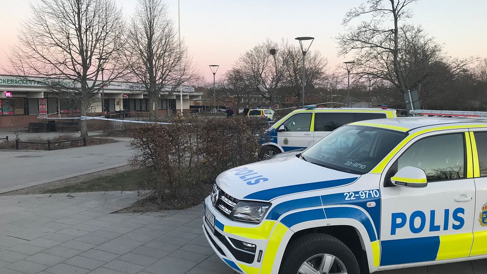 Skottlossning i centrala Brickebacken: ”Skjutits flera skott mot en man ...