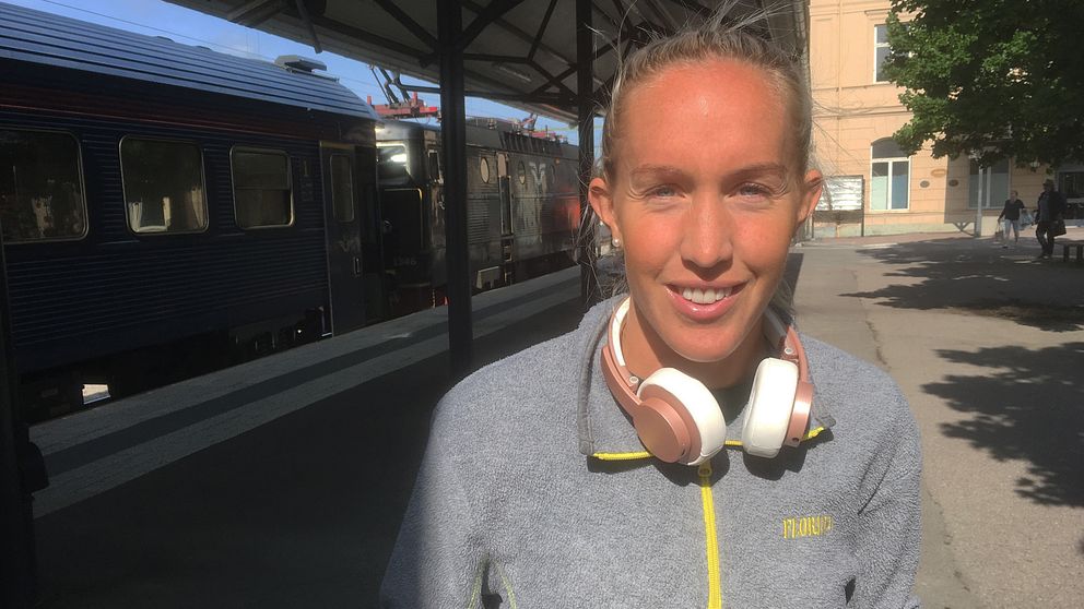 Nu åker Julia Roddar till fotbolls-VM: ”Jag hoppas dalfolket sitter ...