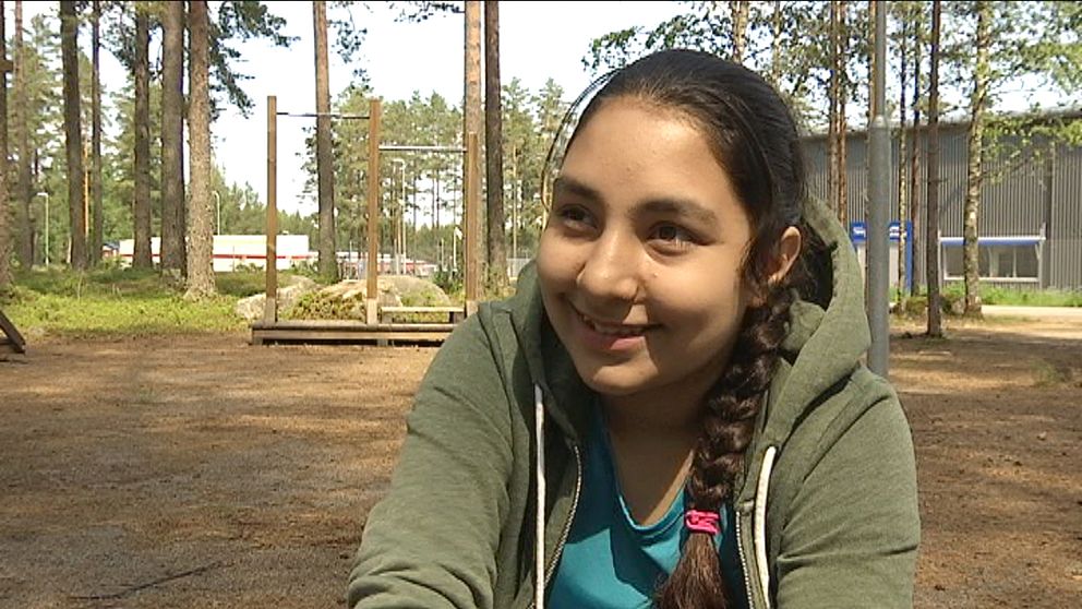 Ainaz hittade hem i Hagfors genom innebandyn | SVT Nyheter