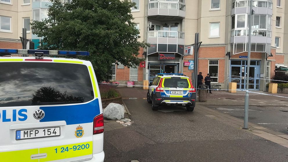 Skottlossning vid Vallby centrum i Västerås | SVT Nyheter