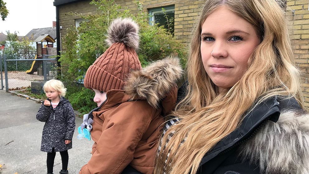 Föräldrar protesterar mot nedläggning av förskola | SVT Nyheter