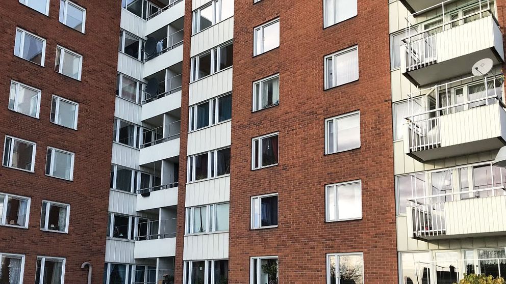 Bostadsbolag hittade flera fall av svartuthyrning i Kumla | SVT Nyheter