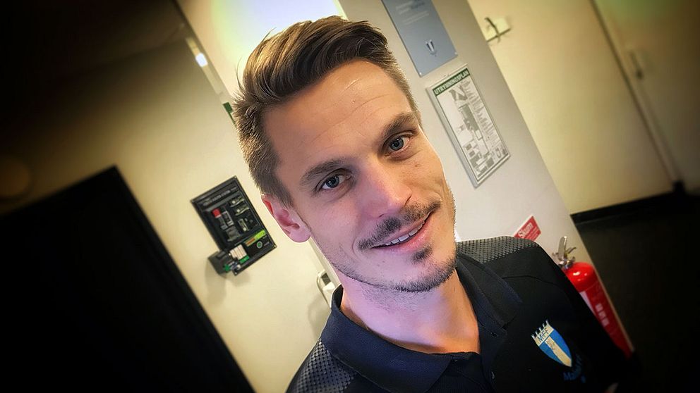 Legendarens sista allsvenska match – på sitt sämsta underlag | SVT Nyheter
