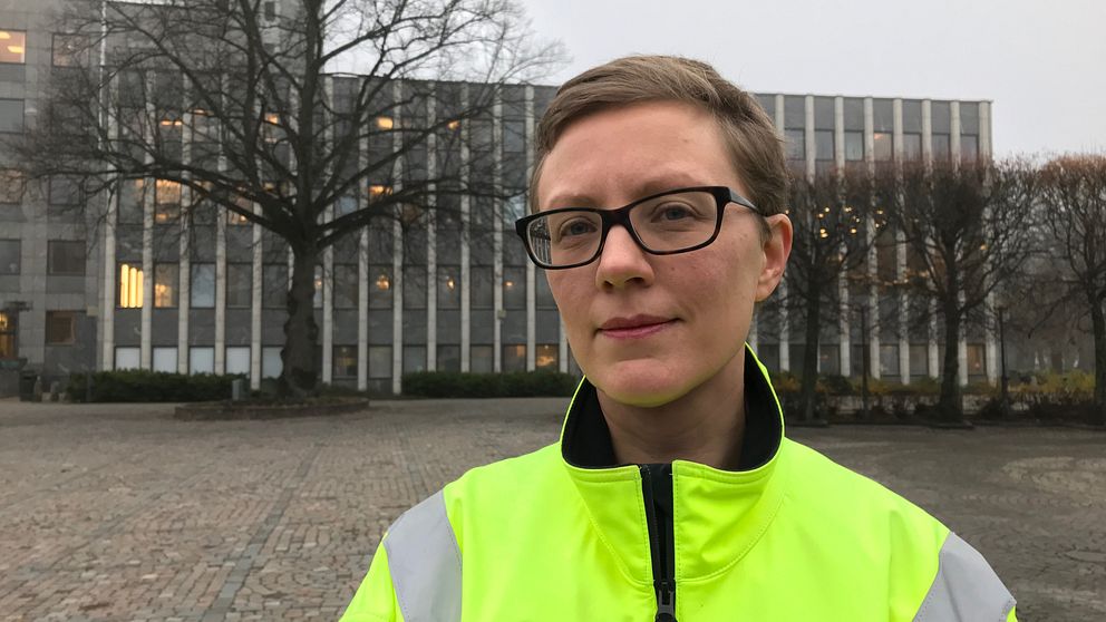 Reportern förklarar för- och nackdelar med sopsaltning | SVT Nyheter