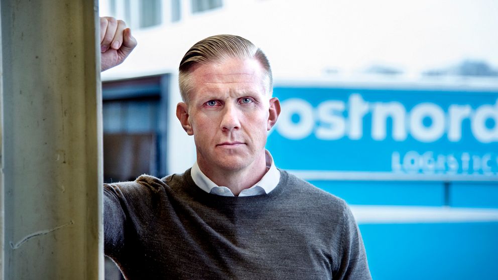 Postnord kunde avslöja tjuvarna mitt under inbrottet i Solna | SVT Nyheter