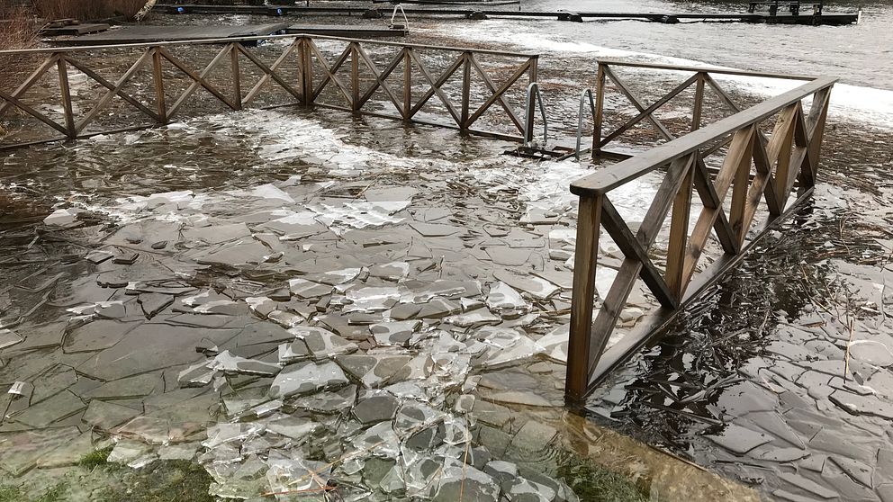 SMHI varnar för höga vattenflöden i länet – flera fastigheter står i ...