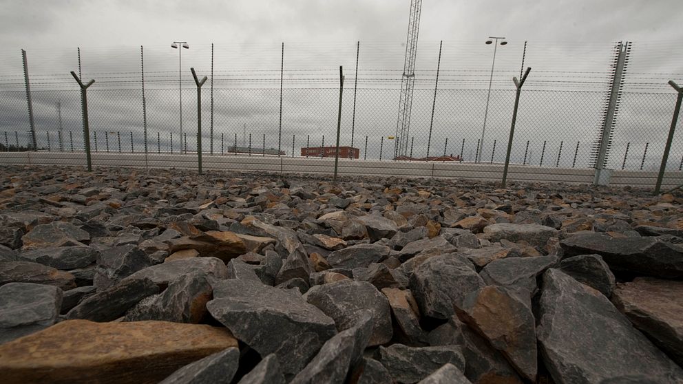 Kriminalvårdare på Saltvik sparkade fånge i magen | SVT Nyheter